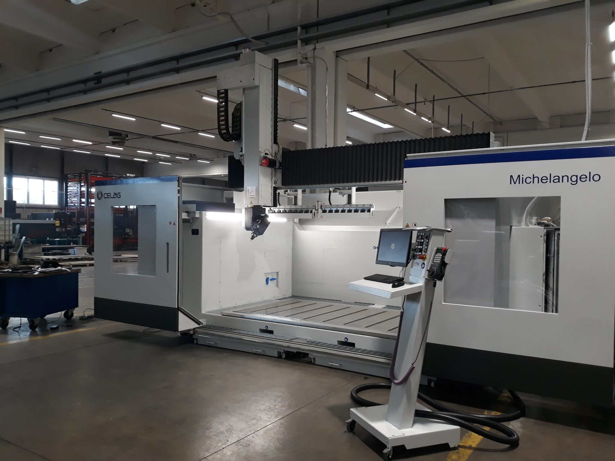 Centro Di Lavoro Cnc A 5 Assi Interpolanti Celag Srl